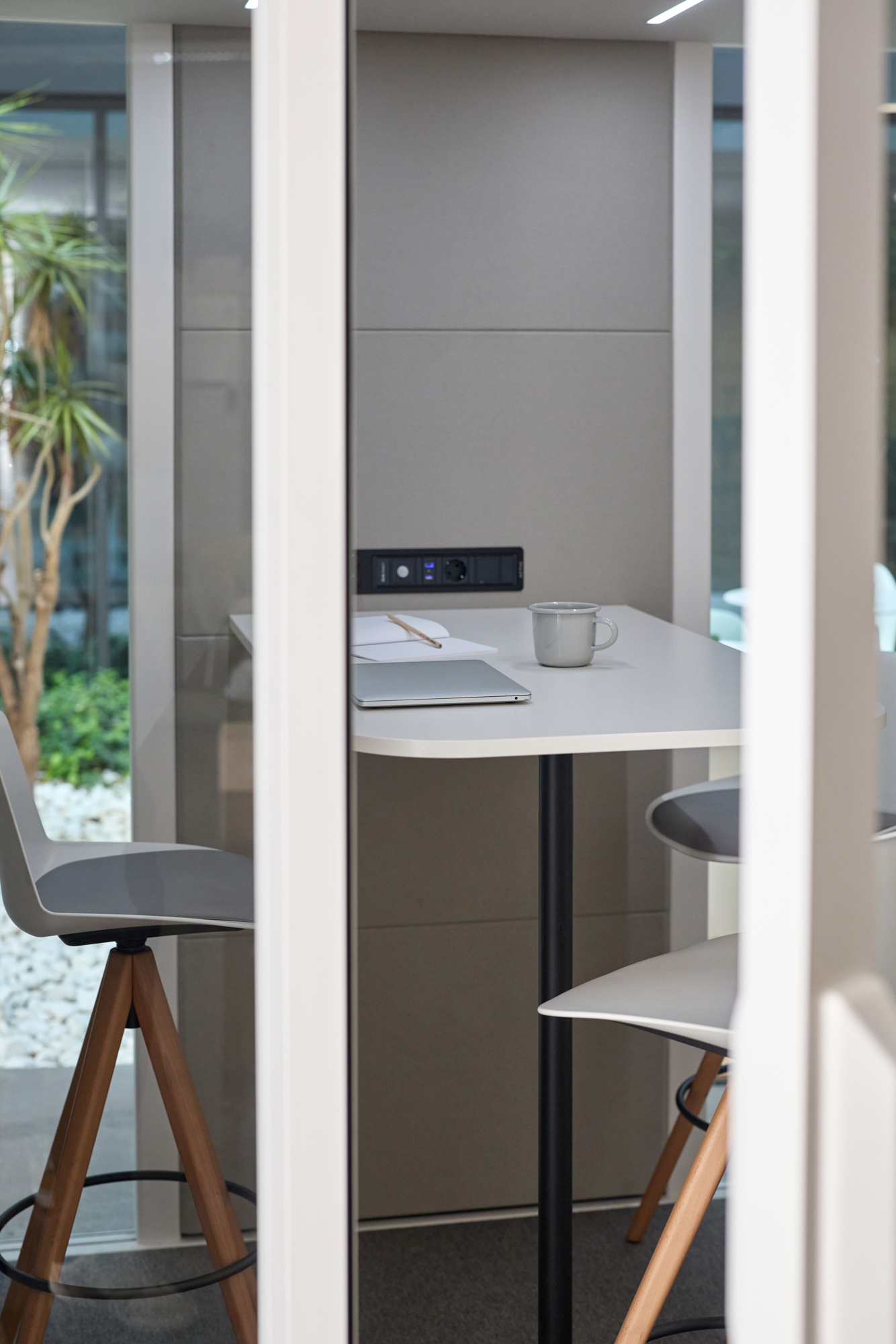 Qyos acoustic booths