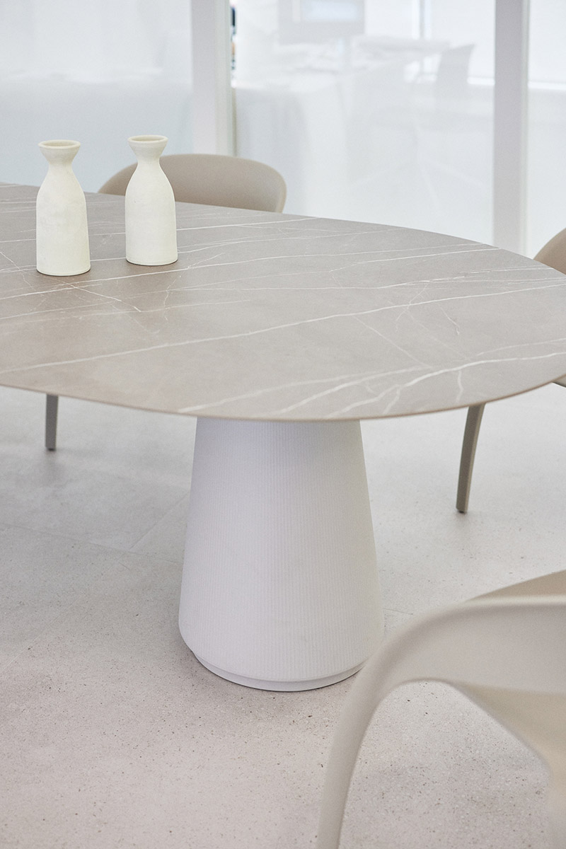 Dorik side tables