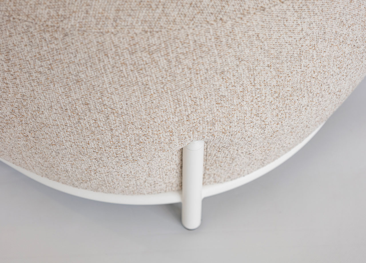 Globb: cozy and cheerful poufs to organize spaces | ACTIU