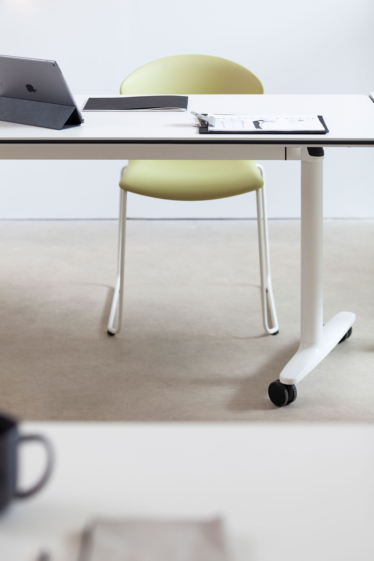 Talent hydraulic folding desks